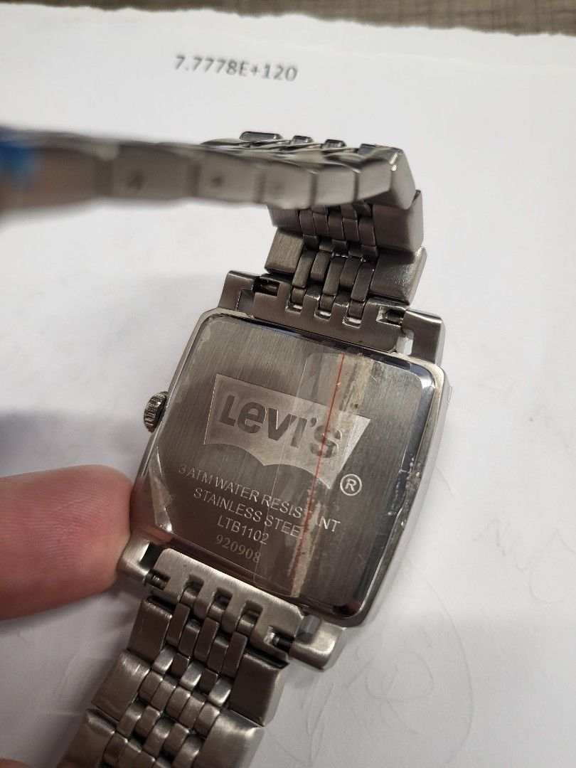 LEVI'S LEVIS Classic Wrist Watch, Luxury, Watches on Carousell