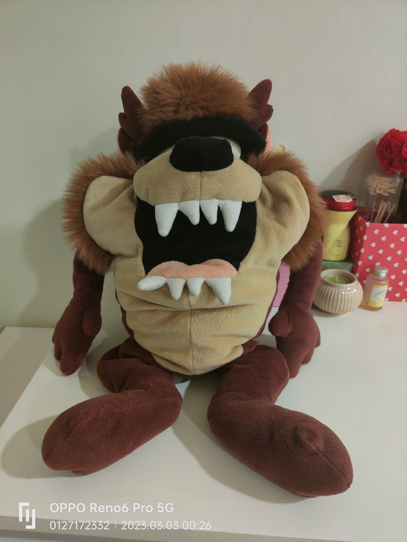 Vintage Looney tune taz Tasmanian devil plush toy 65cm, Hobbies & Toys ...