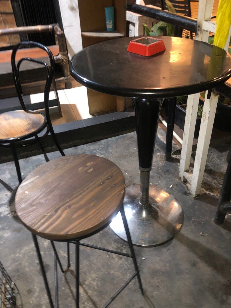 meja, Perabotan Rumah di Carousell