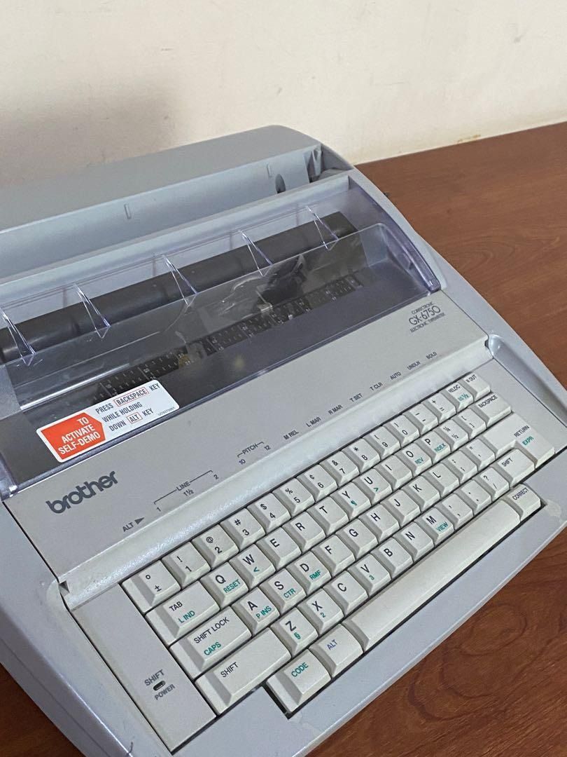 Mesin Tik Ketik Brother Elektrik Gx Antik Lainnya Di Carousell