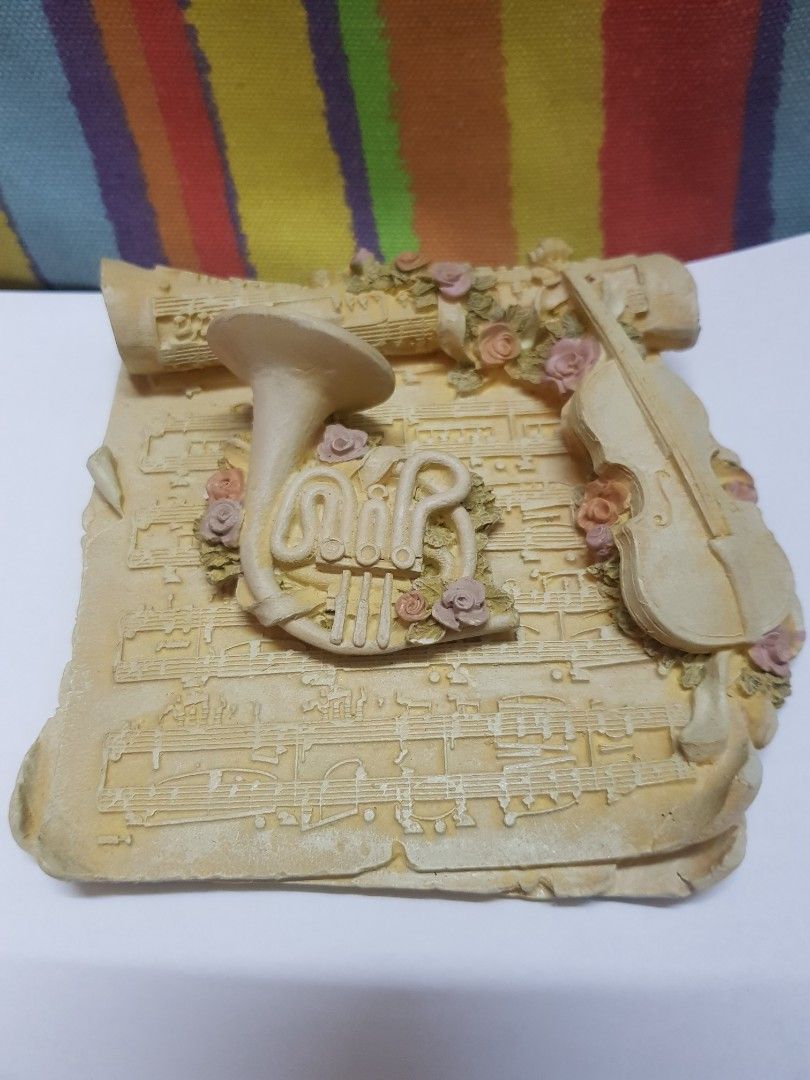 Musical score with 2 miniature musicians, Hobbies & Toys, Collectibles ...