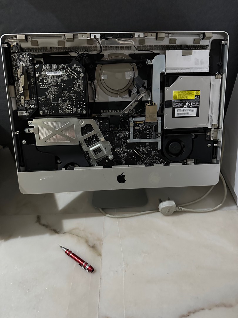 Old iMac without HDD, Computers & Tech, Desktops on Carousell