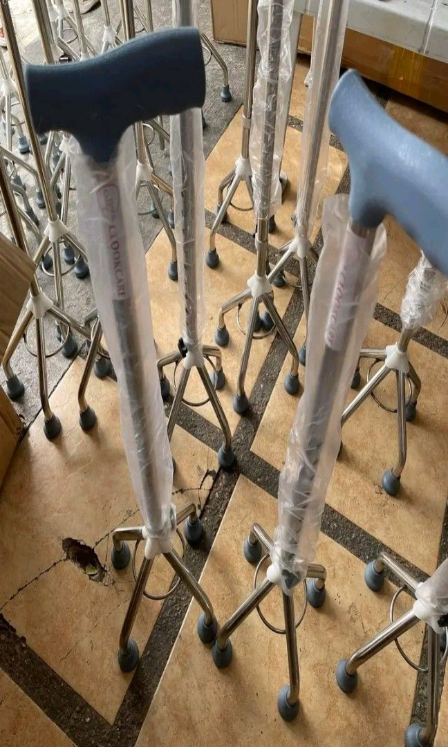 QUAD CANE BIG BASE, Beauty & Personal Care, Foot Care on Carousell