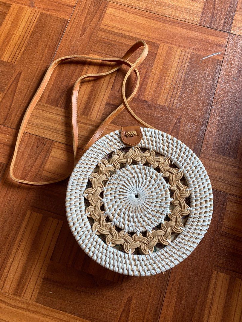 Rattan bag tas rotan bali round bag tas bulat rotan thrift preloved ...