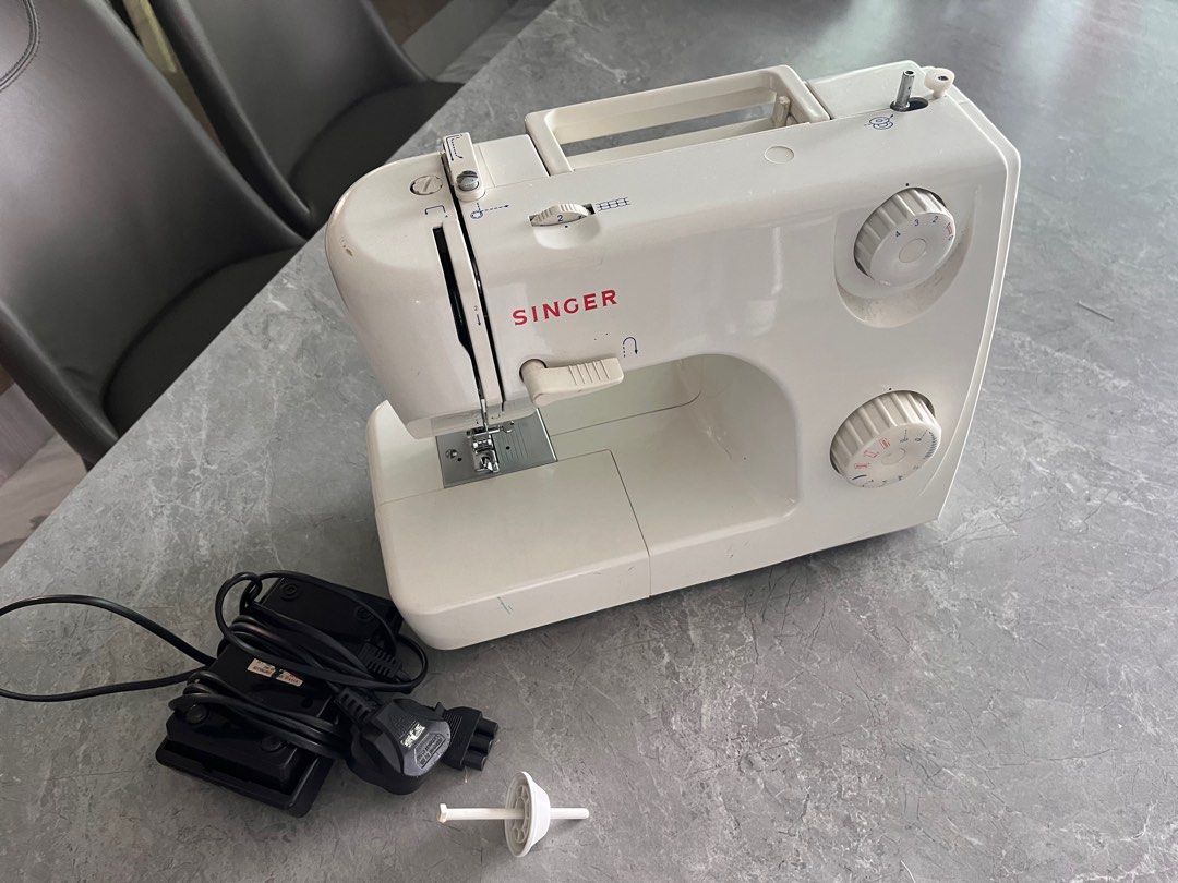 Singer Sewing Machine 8280, TV & Home Appliances, Other Home Appliances ...