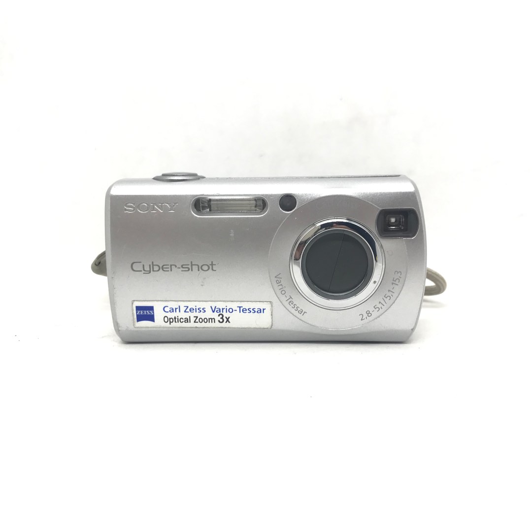 Sony Cyber-Shot DSC-S40 digital camera, Photography, Cameras on Carousell