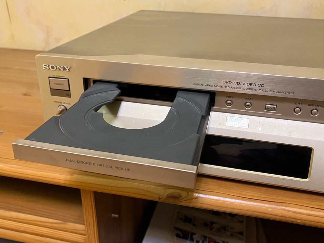Sony DVP-S7000 CD(壞DVD頭)player當年旗艦機級機器, 家庭電器, 電視 & 其他娛樂, 藍光及播放器 - Carousell