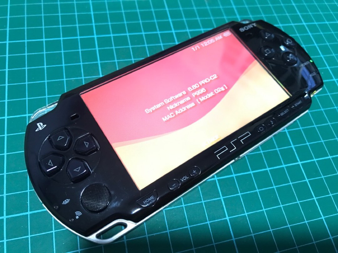 Sony Psp 2000 Slim Piano Black, Video Gaming, Video Game Consoles ...