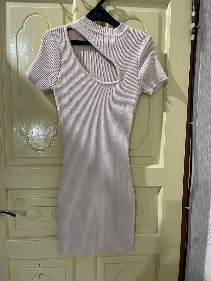SUPRE Mini Dress in Khaki, Fesyen Wanita, Pakaian Wanita, Gaun & Rok di ...