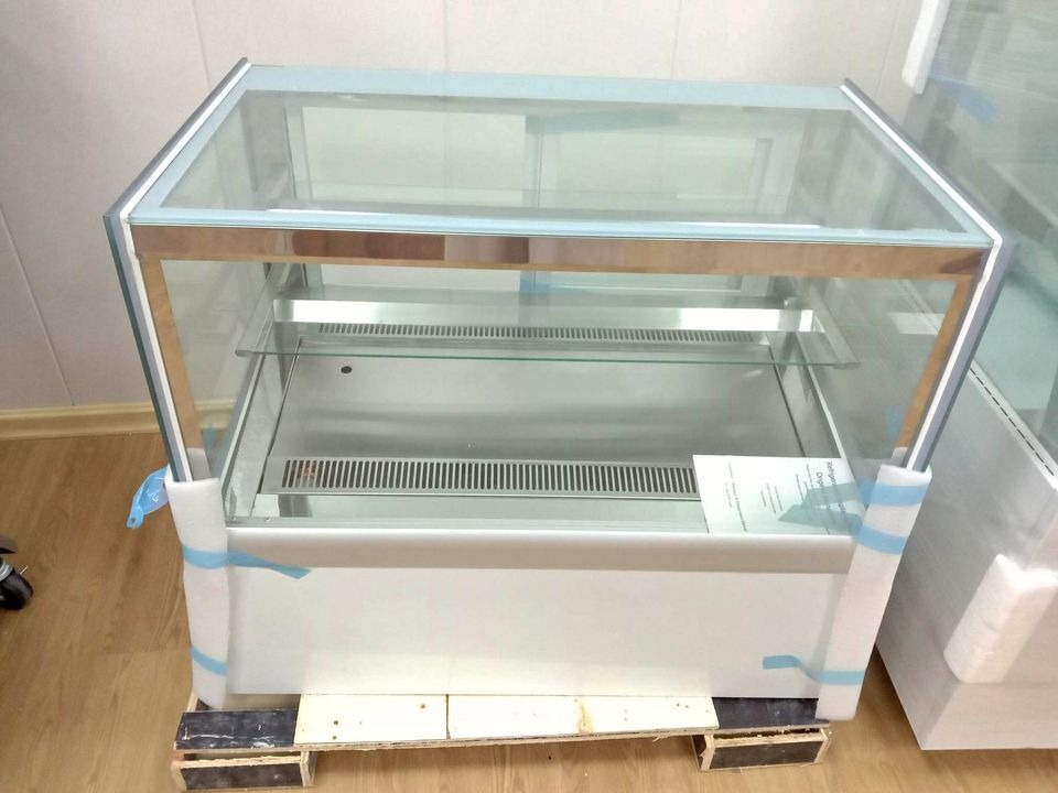 #TABLE TOP CHILLER WHITE /BLACK AVAILABLE NOW !!! on Carousell