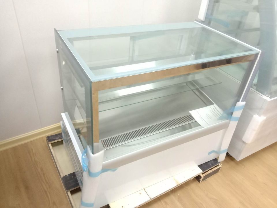 #TABLE TOP CHILLER WHITE /BLACK AVAILABLE NOW !!! on Carousell