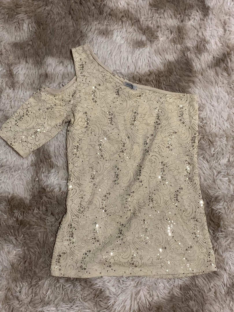 Y2K One sided Blouse, Women's Fashion, Tops, Others Tops on Carousell