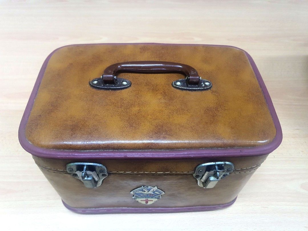 50 Years old First Aid Box, Hobbies & Toys, Memorabilia & Collectibles ...