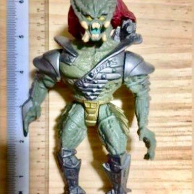 Authentic Vintage 1992 Predators VS Aliens, Hobbies & Toys, Memorabilia ...