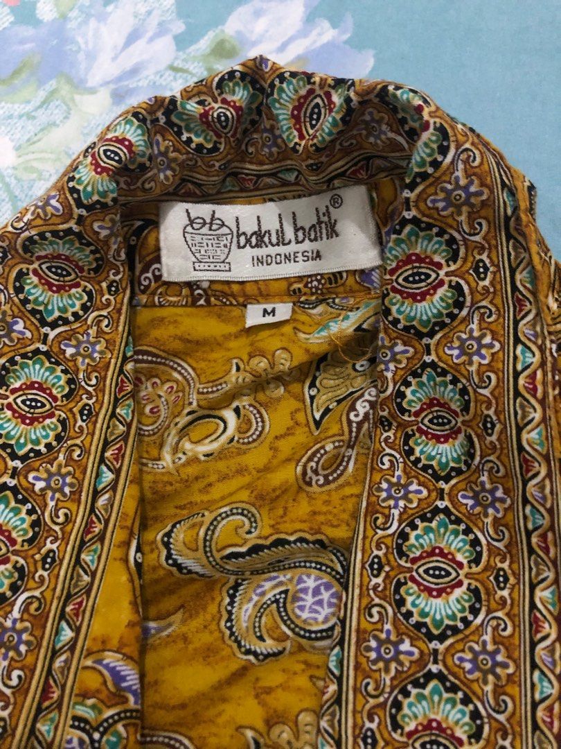 Batik bakul batik warna mustard, Fesyen Wanita, Pakaian Wanita, Atasan di Carousell