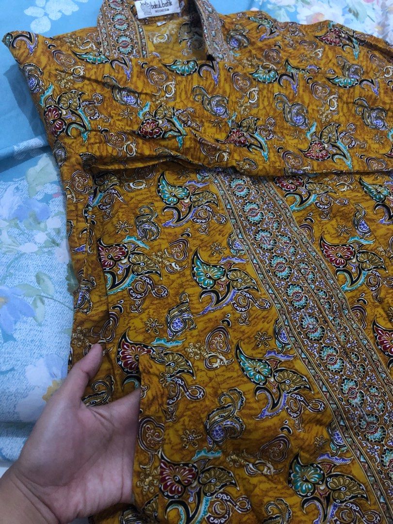 Batik bakul batik warna mustard, Fesyen Wanita, Pakaian Wanita, Atasan ...