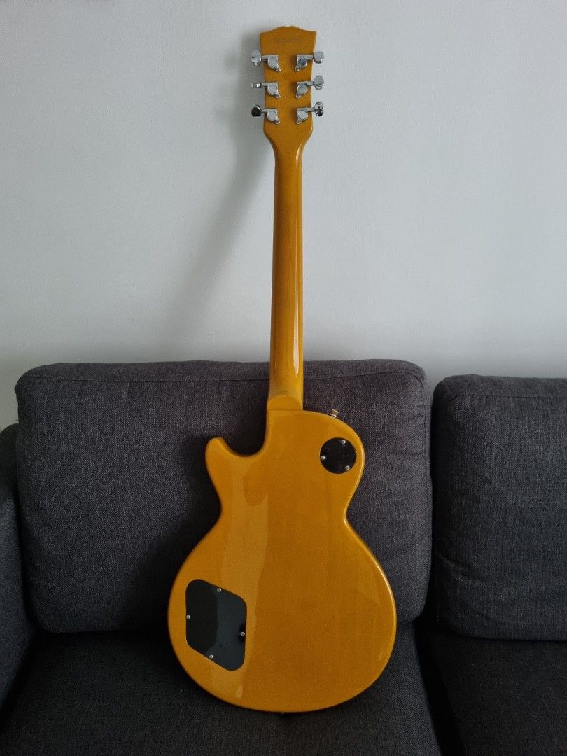 Blitz by aria pro ii leopard, Hobbies & Toys, Music & Media, Musical Instruments on Carousell