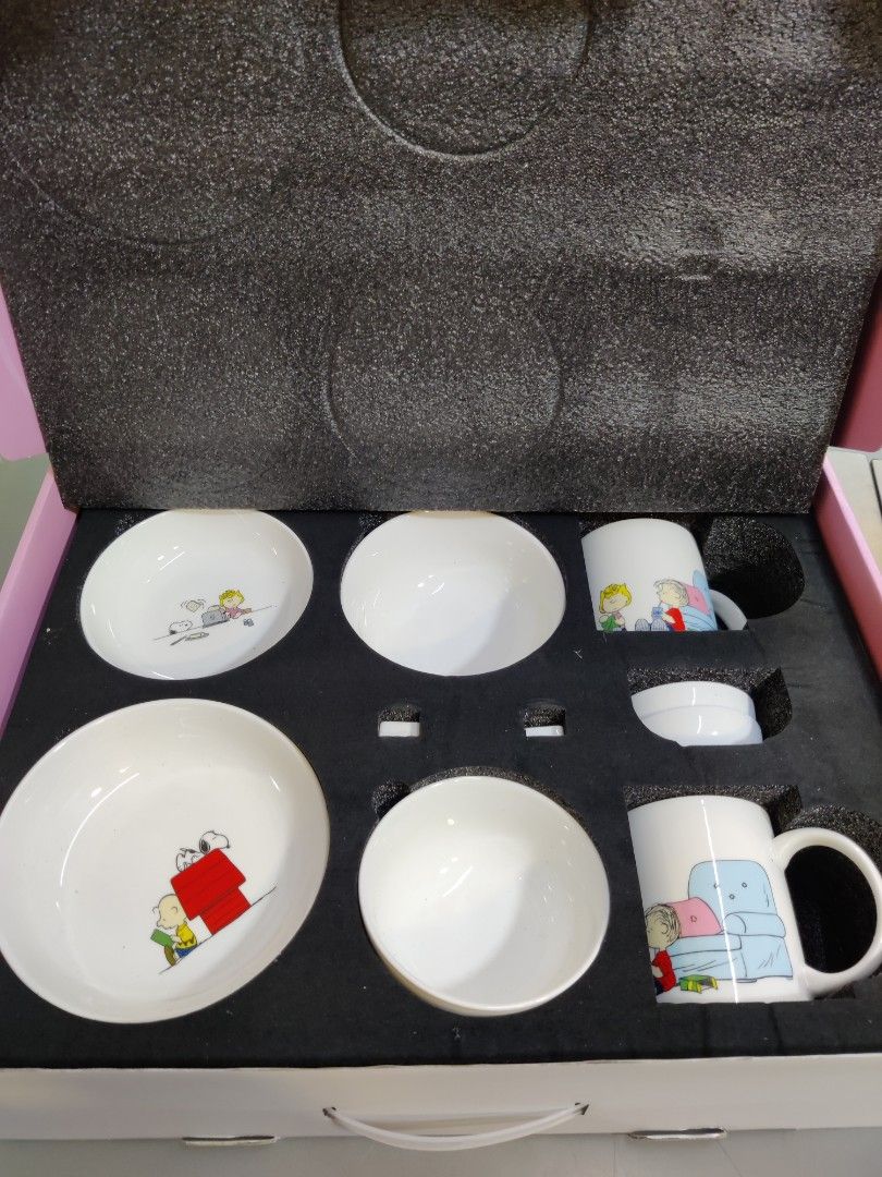Corelle corning ware peanuts snoopy ceramic dinnerware set 14pcs ...