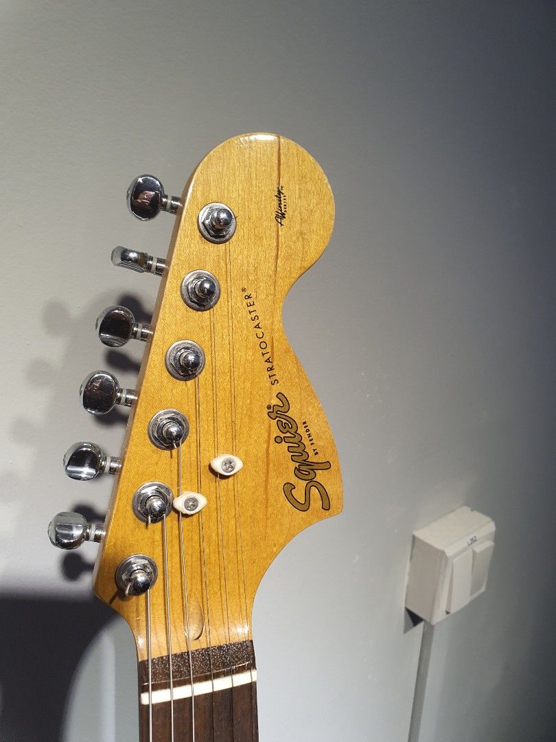 Custom Squier Strat, Hobbies & Toys, Music & Media, Musical Instruments ...