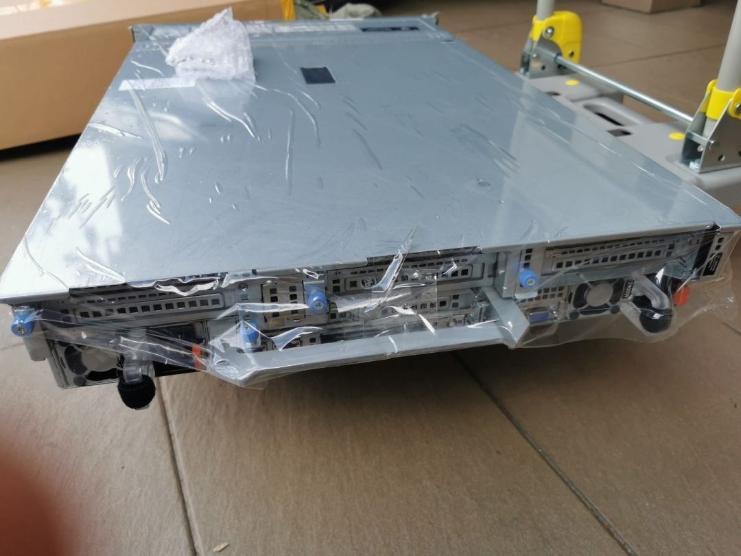 Dell EMC PowerEdge R7525 32-core 2U 24 bay server, Computers & Tech ...