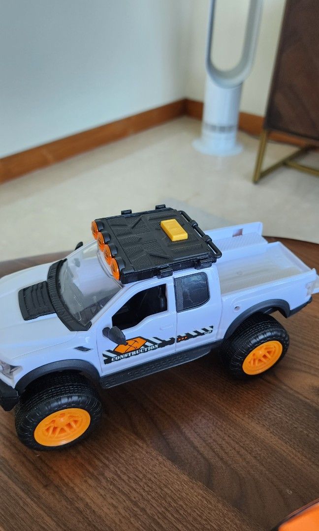 Dickie Toys Road Sweeper, Pick Up and Crane Trucks, Hobbies & Toys ...