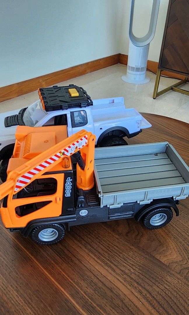 Dickie Toys Road Sweeper, Pick Up and Crane Trucks, Hobbies & Toys ...