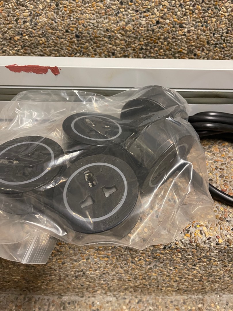 Eubiq Track Tv And Home Appliances Electrical Adaptors And Sockets On Carousell