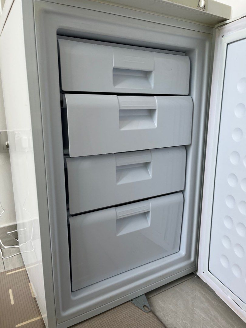 Farfalla freezer, TV & Home Appliances, Kitchen Appliances ...