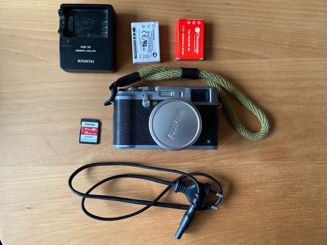 Fujifilm X100s, Photography, Cameras on Carousell