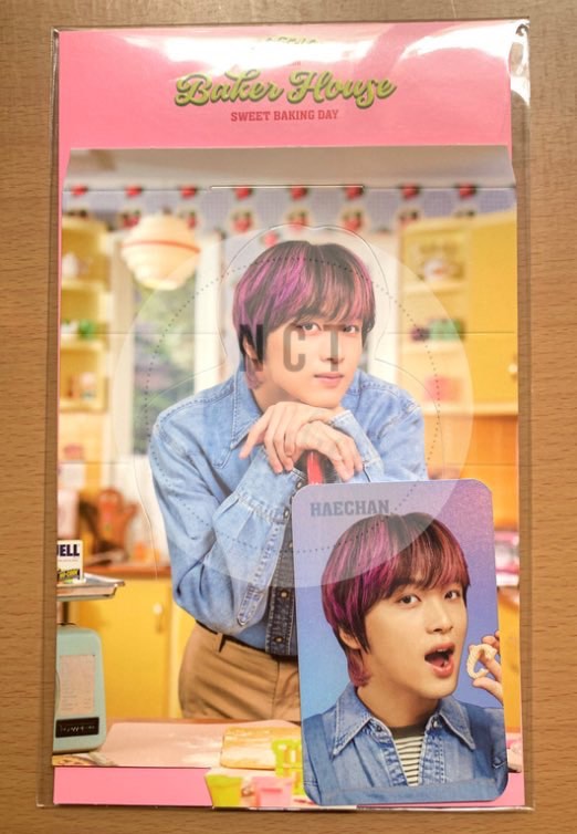 HAECHAN Baker House Holo + Standee Set on Carousell