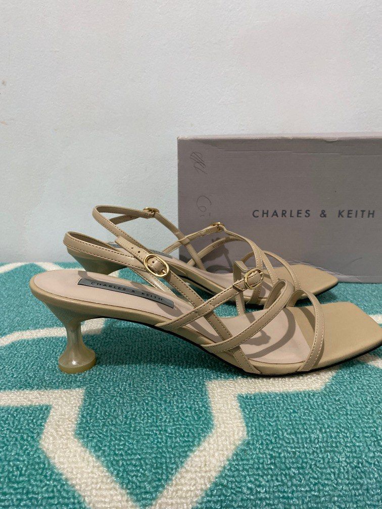 Heels Charles & keith ORI warna beige ukuran 40, Fesyen Wanita, Sepatu ...