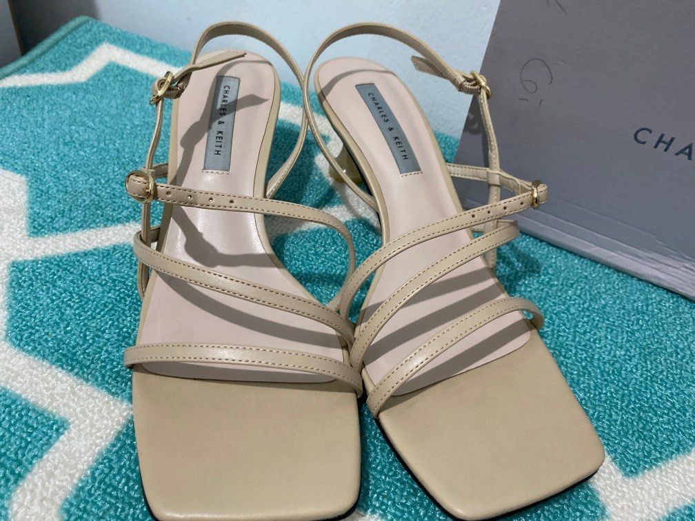 Heels Charles & keith ORI warna beige ukuran 40, Fesyen Wanita, Sepatu ...