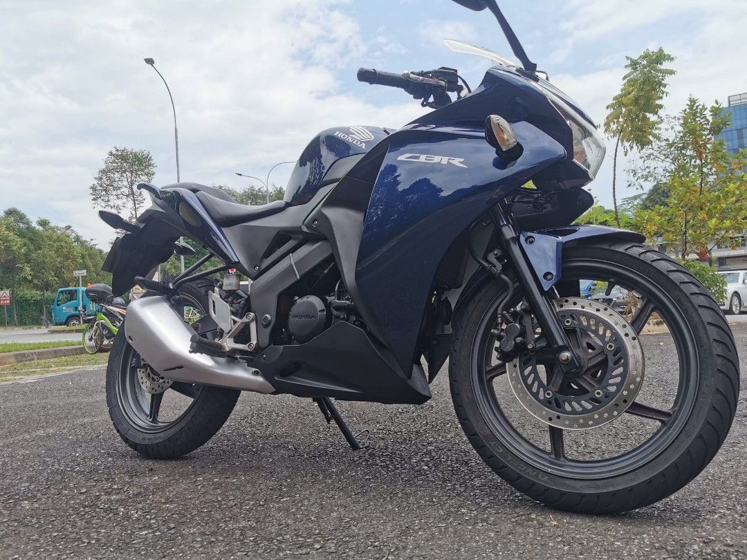 Honda CBR150R V2, Motorcycles, Motorcycles for Sale, Class 2B on Carousell
