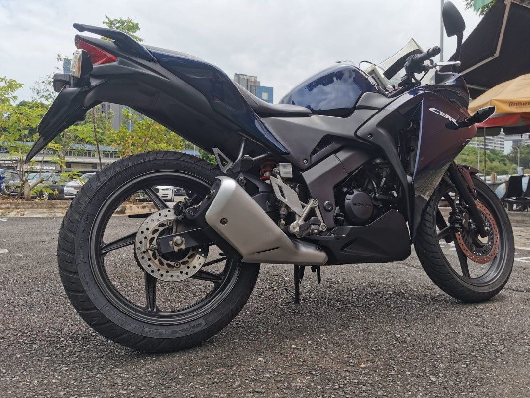 Honda CBR150R V2, Motorcycles, Motorcycles for Sale, Class 2B on Carousell