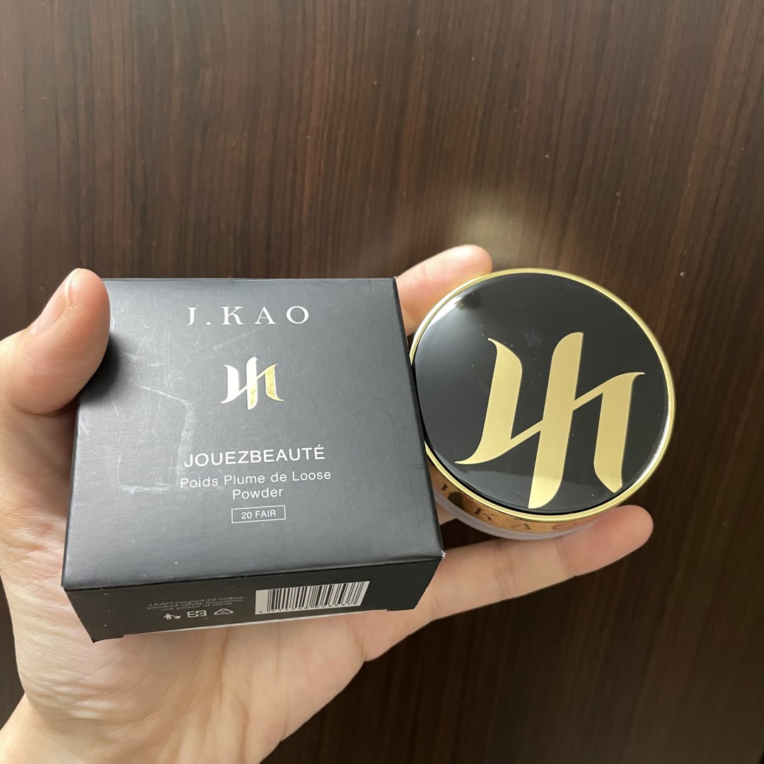 ！全新！J.gao 玩美輕盈羽蜜粉 J.kao 20白皙 8g, 香水、美妝、保養, 臉部彩妝、保養與清潔, 化妝品在旋轉拍賣