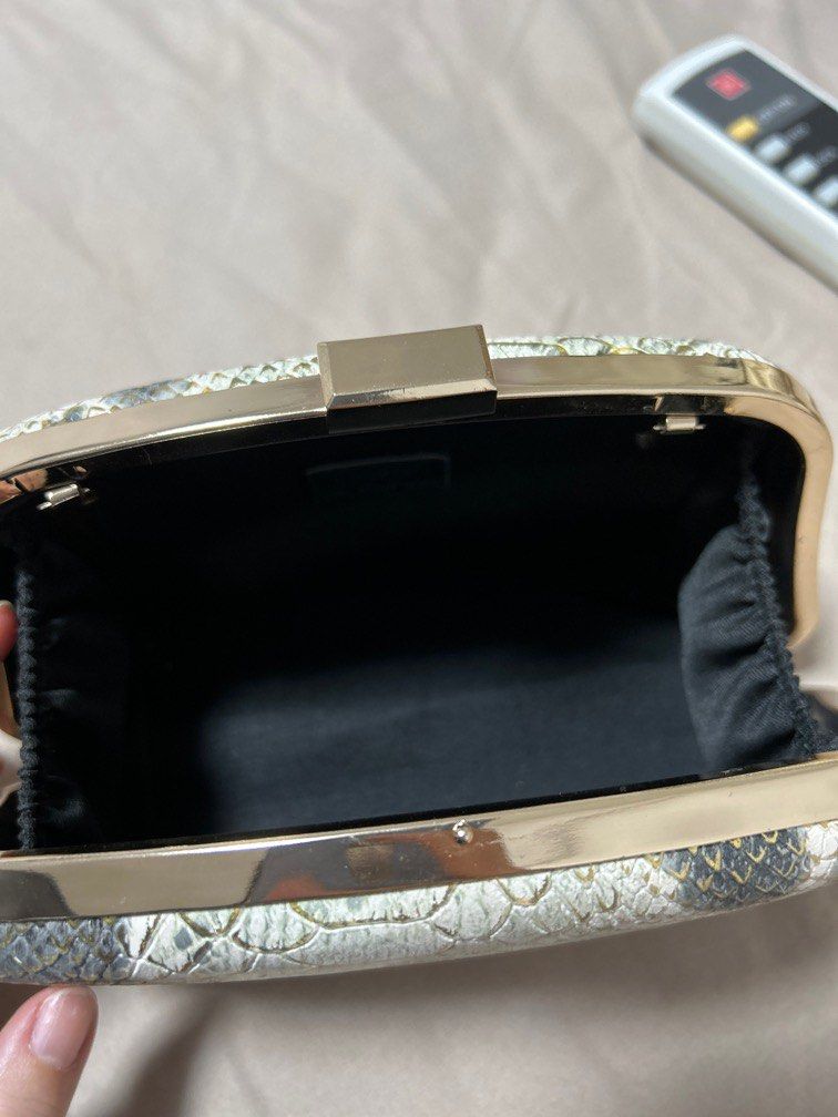 Klarra dinner pouch, Women's Fashion, Bags & Wallets, Purses & Pouches ...