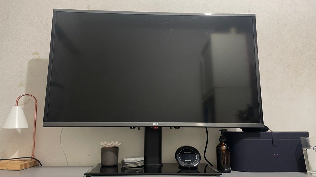 LG 40 inch Smart TV, TV & Home Appliances, TV & Entertainment, TV on ...