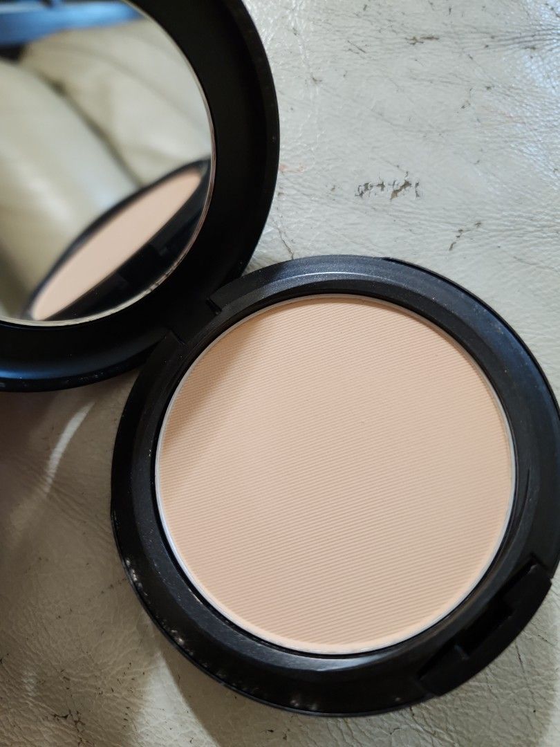 mac NC25 studio fix powder plus foundation, Beauty & Personal Care ...