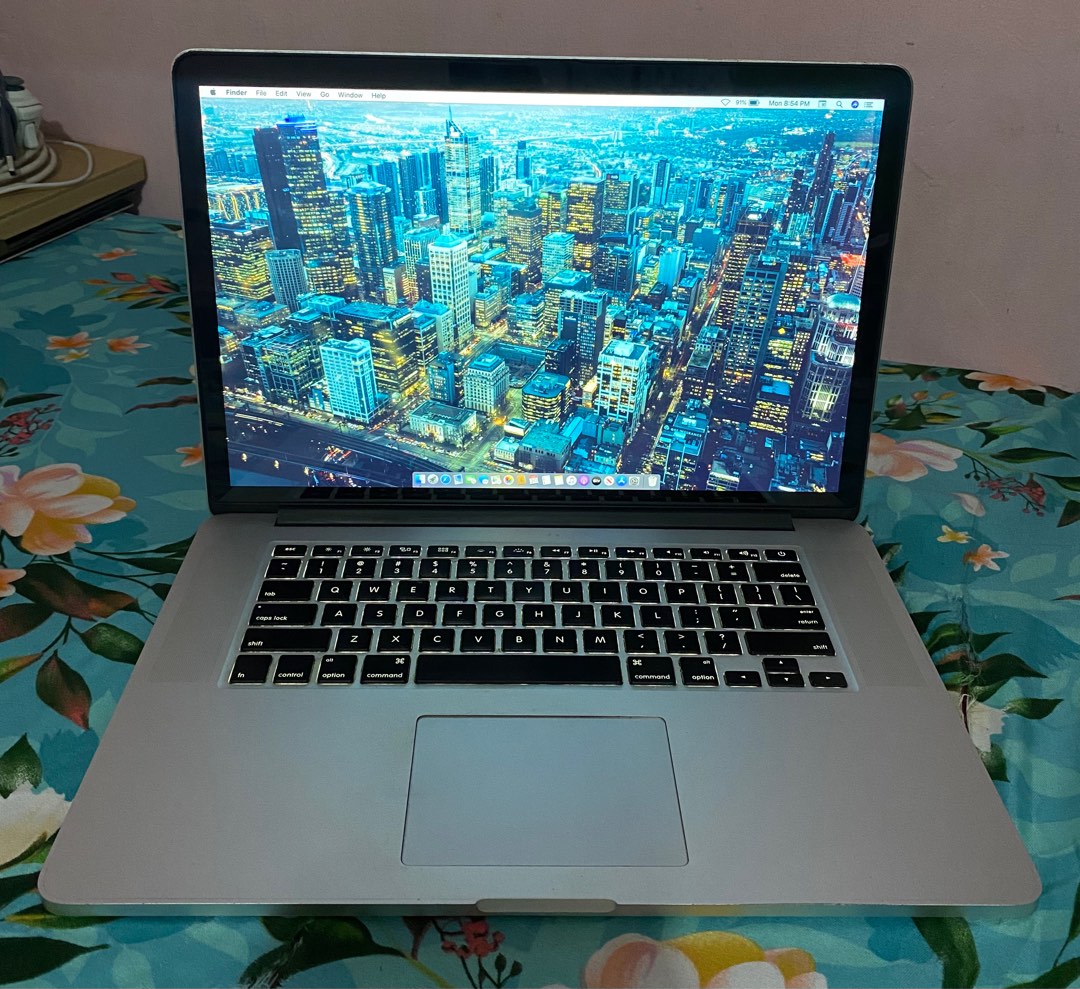 Macbook Pro (Retina 15-inch Mid 2015) Core i7 16gb Ram 256gb SSD on ...