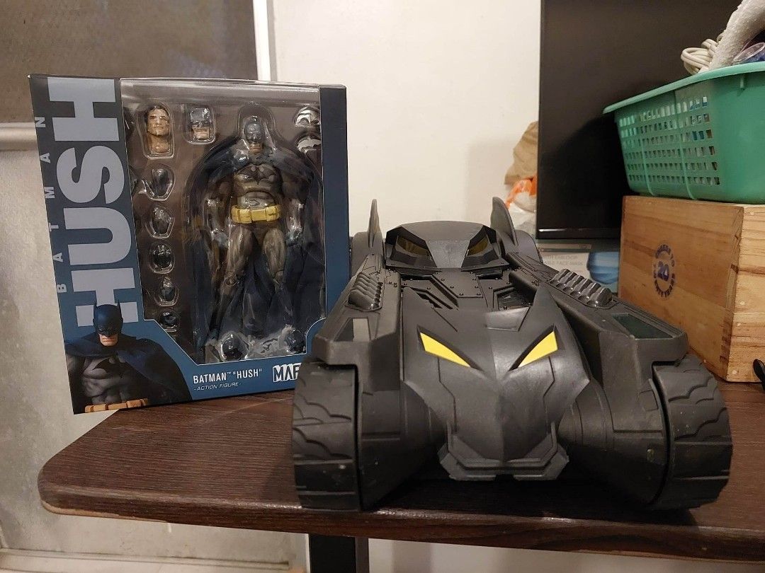 Mafex batman and batmobile spinmasters set 2 on Carousell