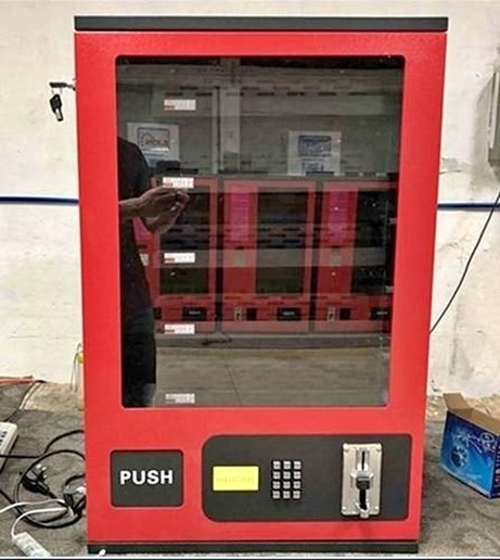 Mini Snack Vending Machine SMALL VENDING MACHINE, TV & Home Appliances ...