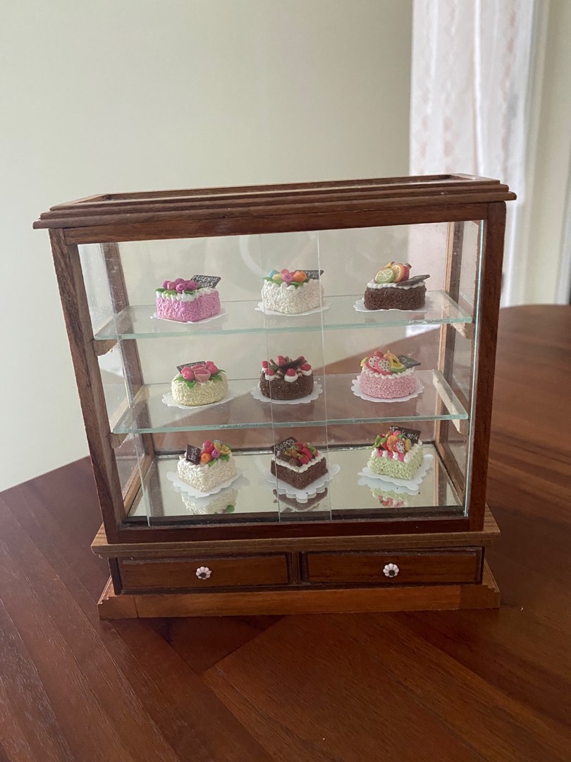 Miniature cake display set, Hobbies & Toys, Stationery & Craft ...