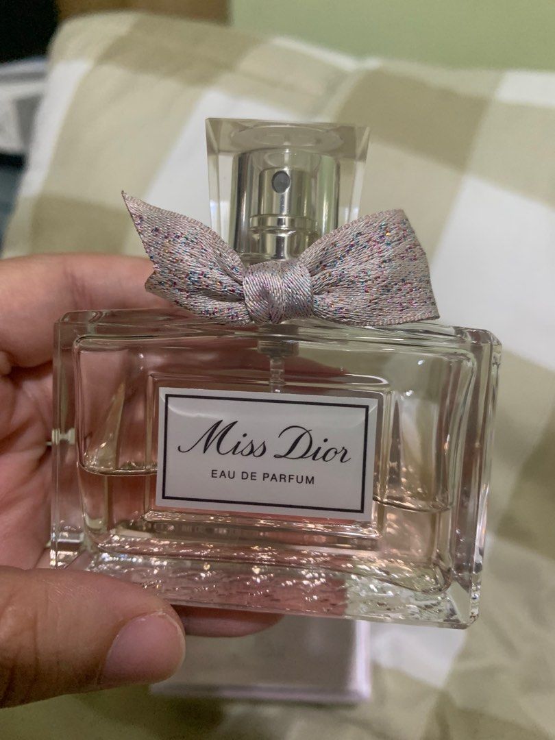Miss Dior eau de parfum, Kesehatan & Kecantikan, Parfum, Kuku & Lainnya di Carousell