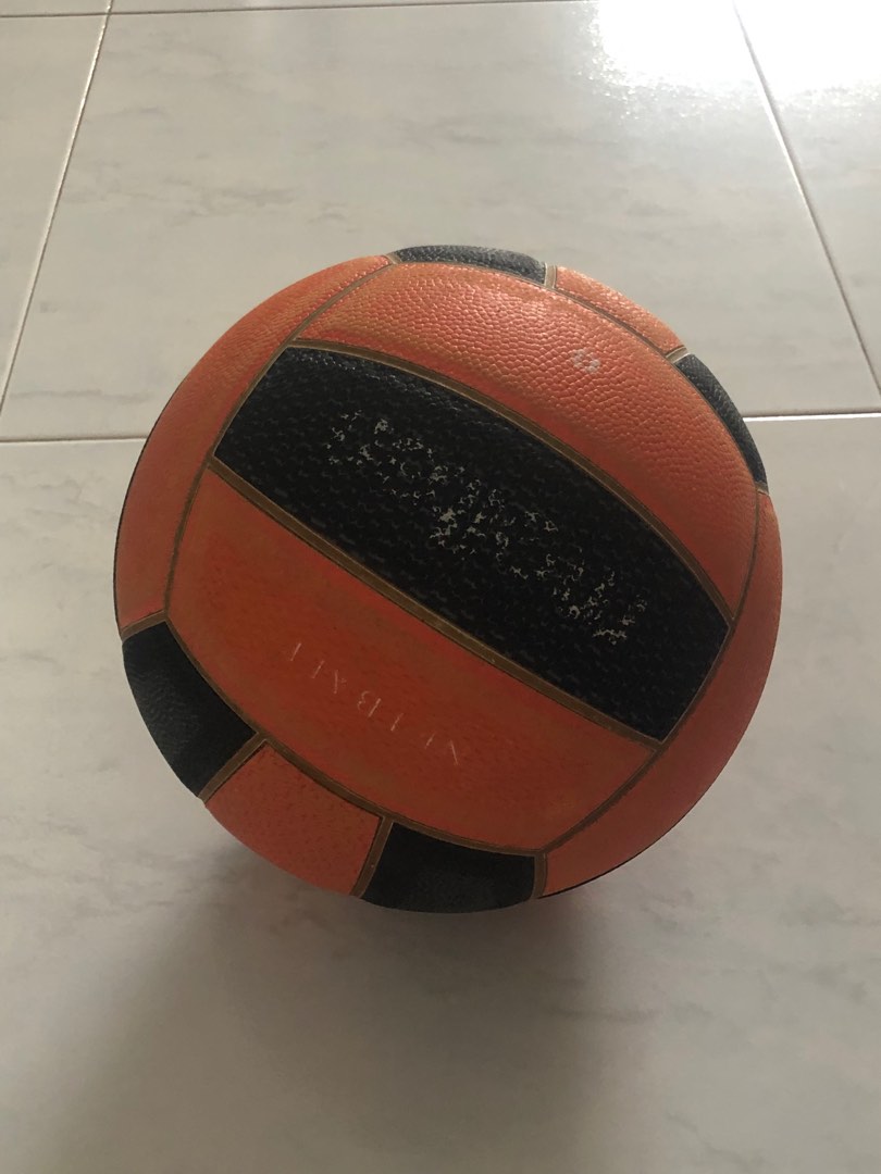 netball ball, Sports Equipment, Sports & Games, Racket & Ball Sports on ...