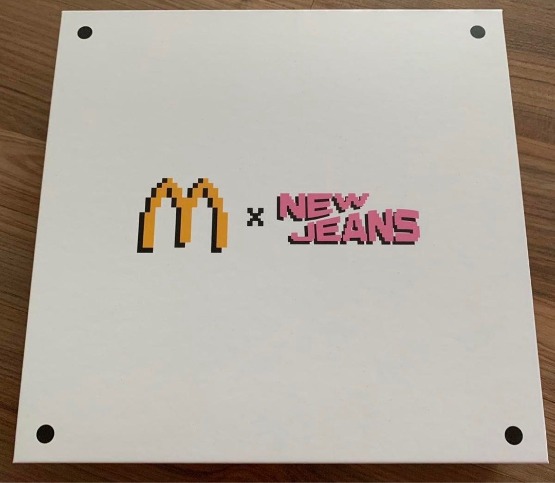 （全新限量）韓國New jeans x 麥當勞 McDonald’s set 立牌 貼紙 Keyring, 興趣及遊戲, 收藏品及紀念品, 韓 ...