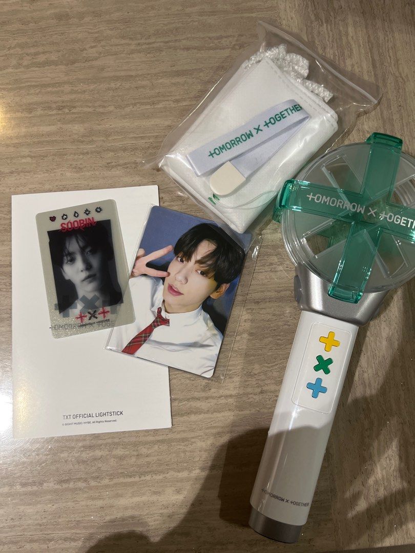 (NEW) Tomorrow X Together MOA Bong, Hobbies & Toys, Memorabilia ...