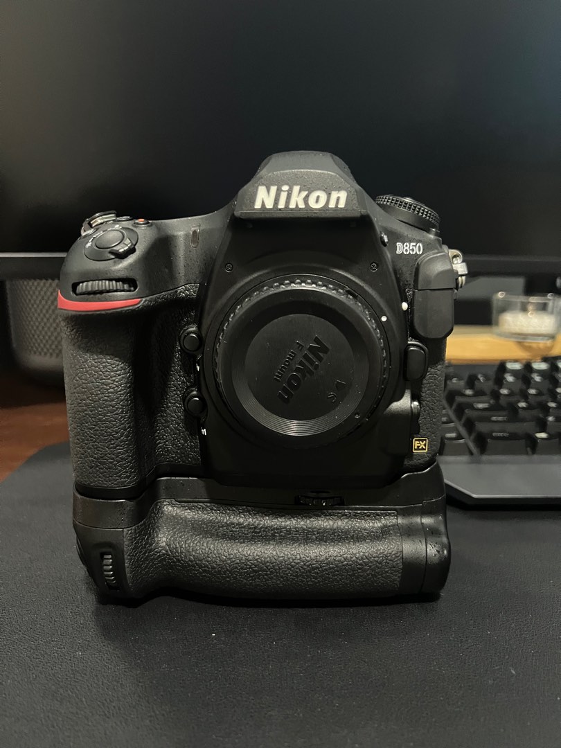 Nikon D850 & MB D18 Grip, Photography, Cameras on Carousell
