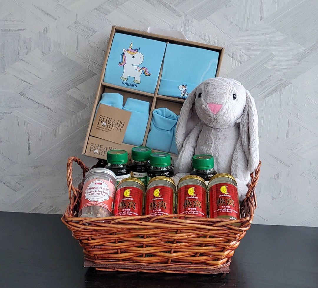 Premium Baby Hamper / Gift (Welcome Mum Newborn Baby Shower, Full Month ...