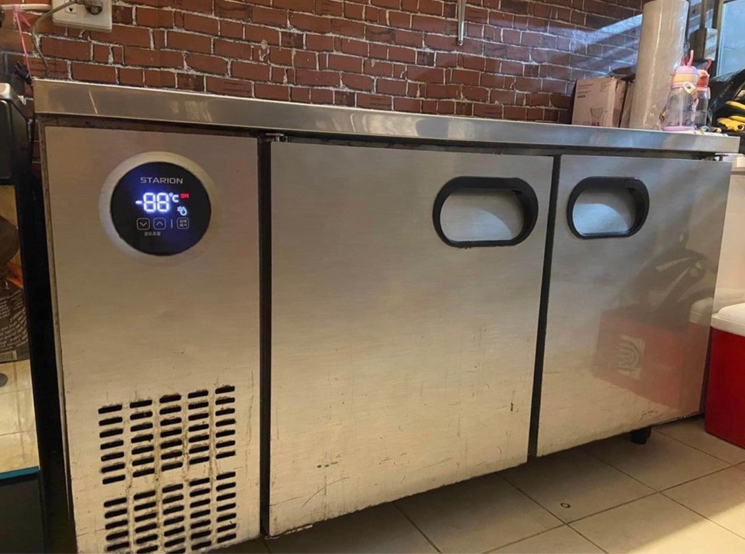 PURE STAINLESS MAKE TABLE WITH CHILLER WITH DIGITAL DISPLAY, TV & Home ...