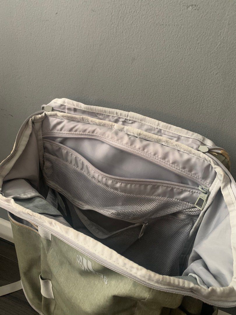 Ransel Adidas, Barang Mewah, Tas & Dompet di Carousell